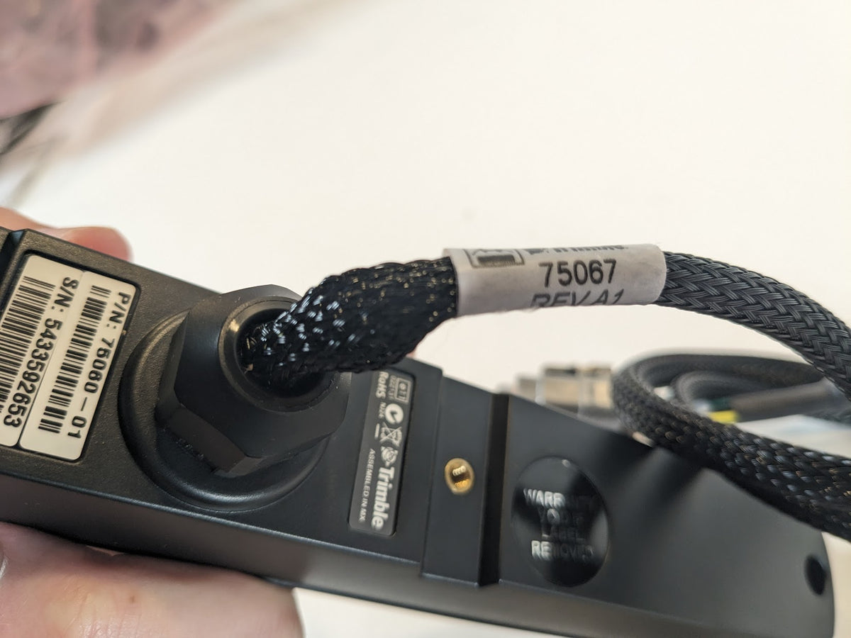 Trimble 75060-01 ZTN-80600 Field-IQ 12-Section Switch Box w Cable 7506 ...