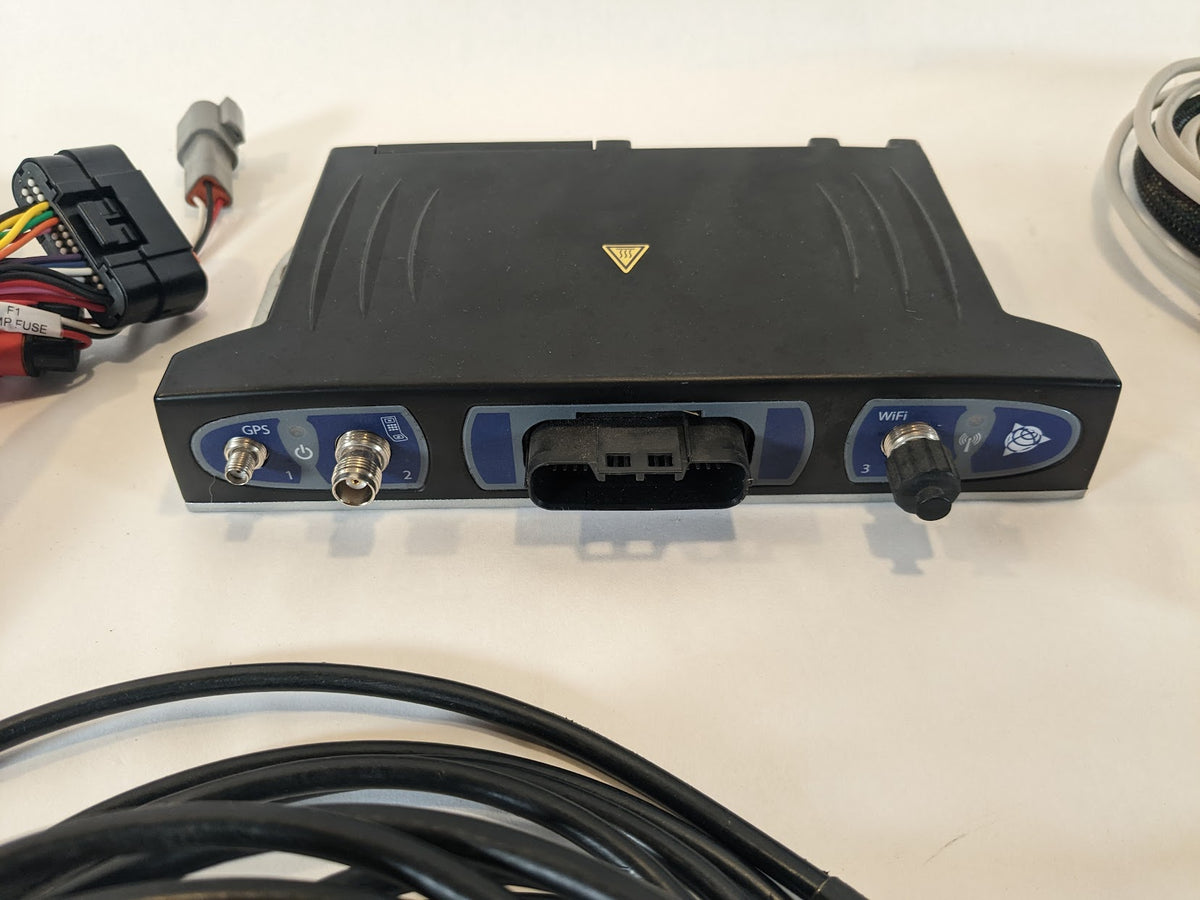 Trimble DCM300c Bundle, w/ Antenna, cabling – International Surveying